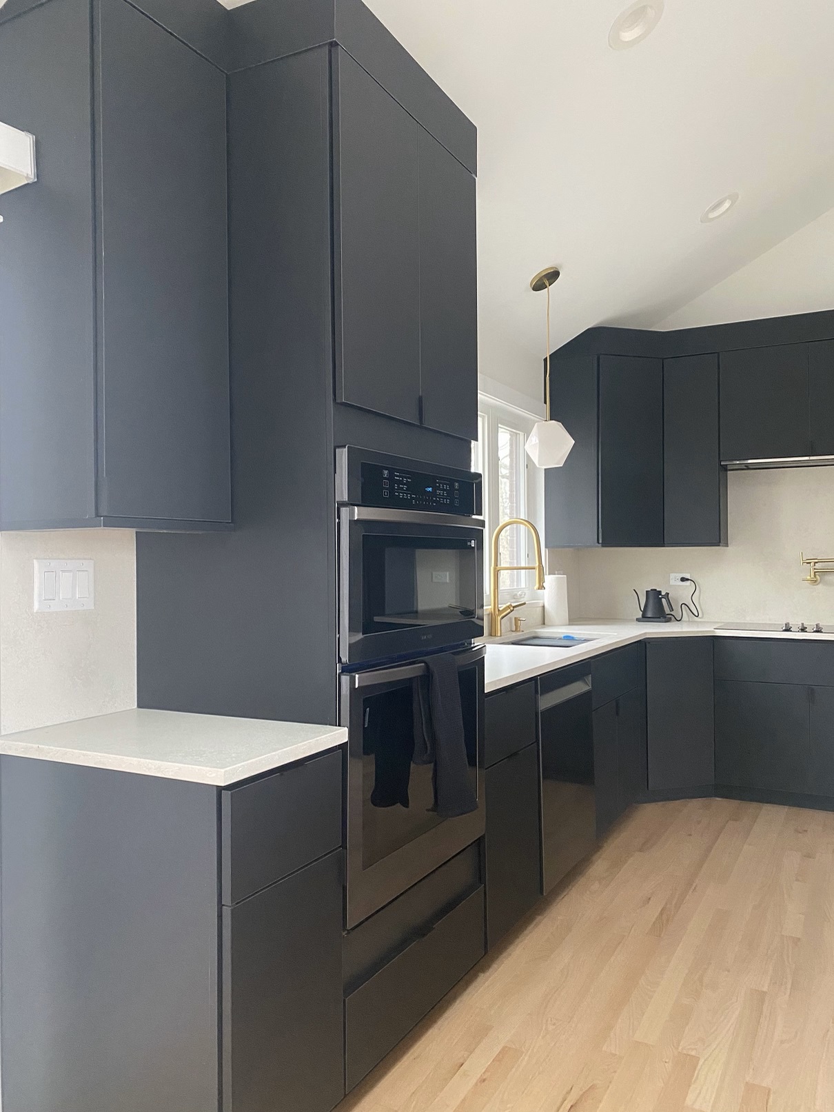 Lummia Tafisa Doors Granite Quartz Countertops Kitchen Cabinets